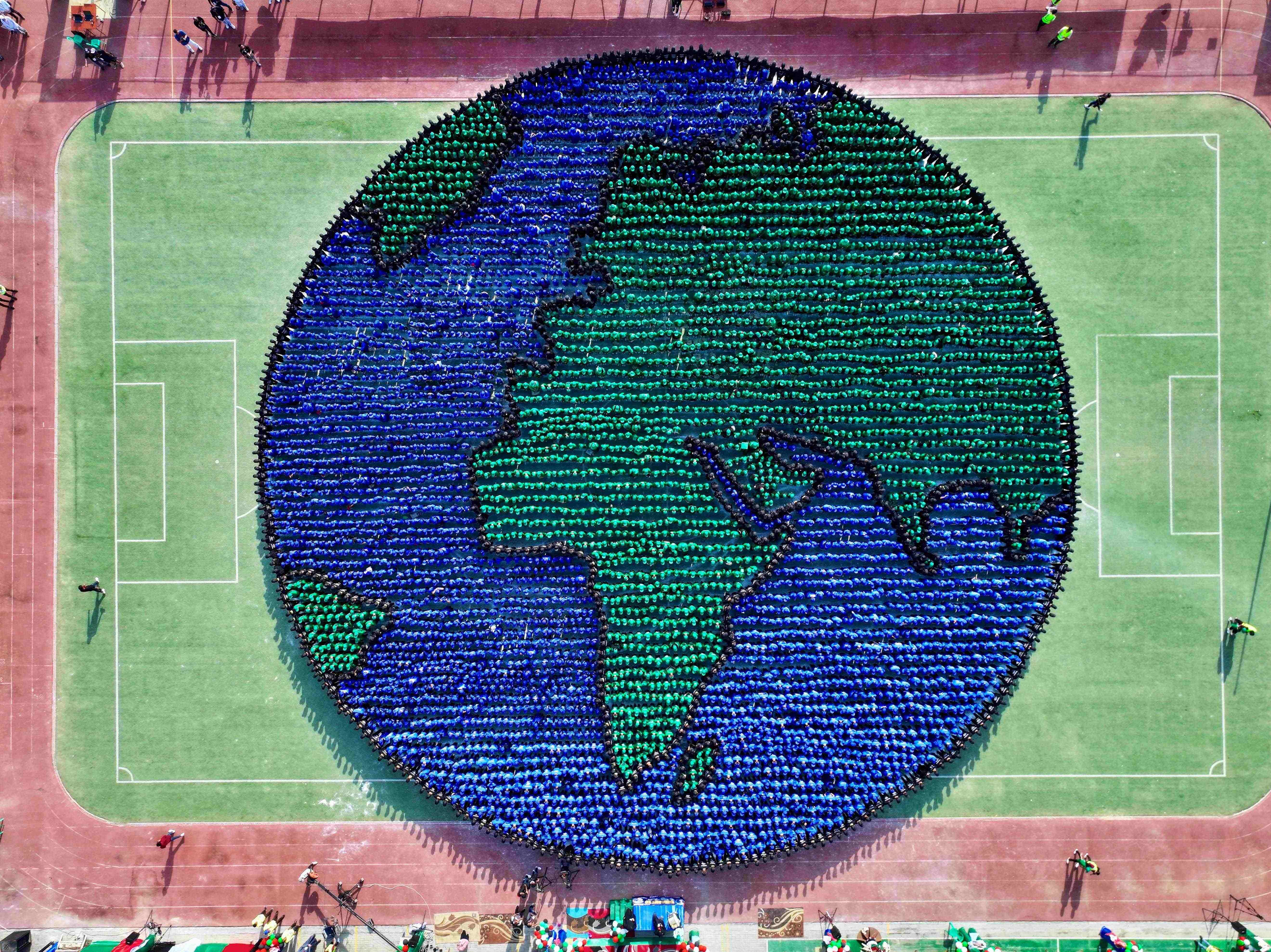 Largest human image of the planet Earth | ギネス世界記録
