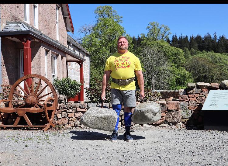 Longest duration Dinnie Stone hold | ギネス世界記録