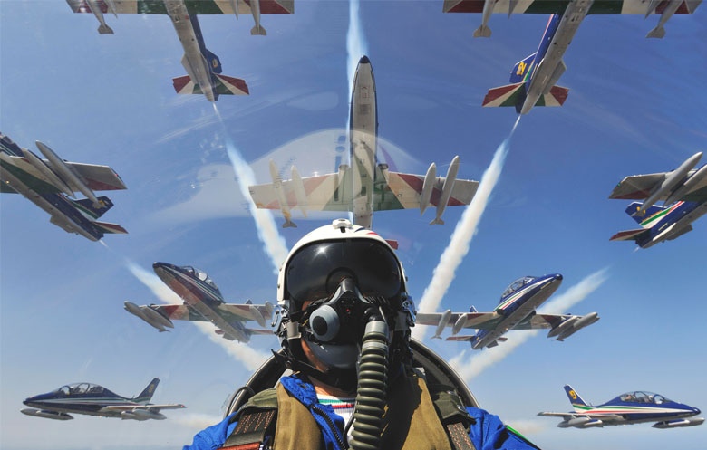 Most jet aircraft in a military aerobatic display team | ギネス世界記録