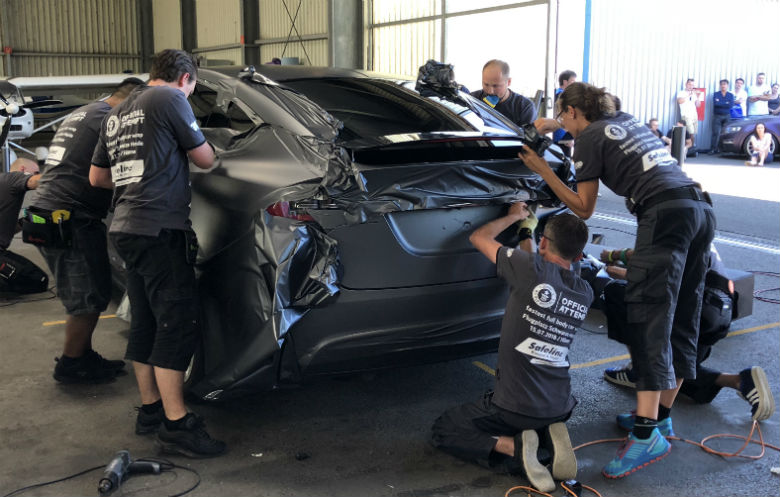 Fastest time full body car wrap (team) | ギネス世界記録